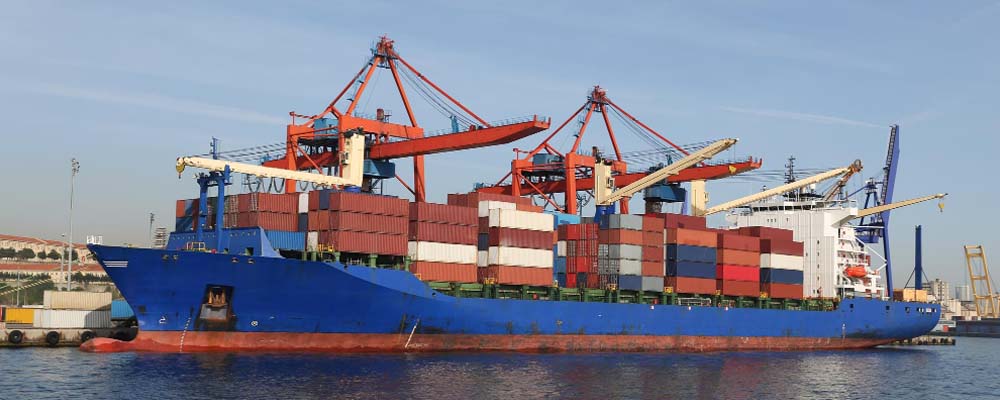 RoRo vs. LoLo: Which Loading Method is Best for Your Cargo?